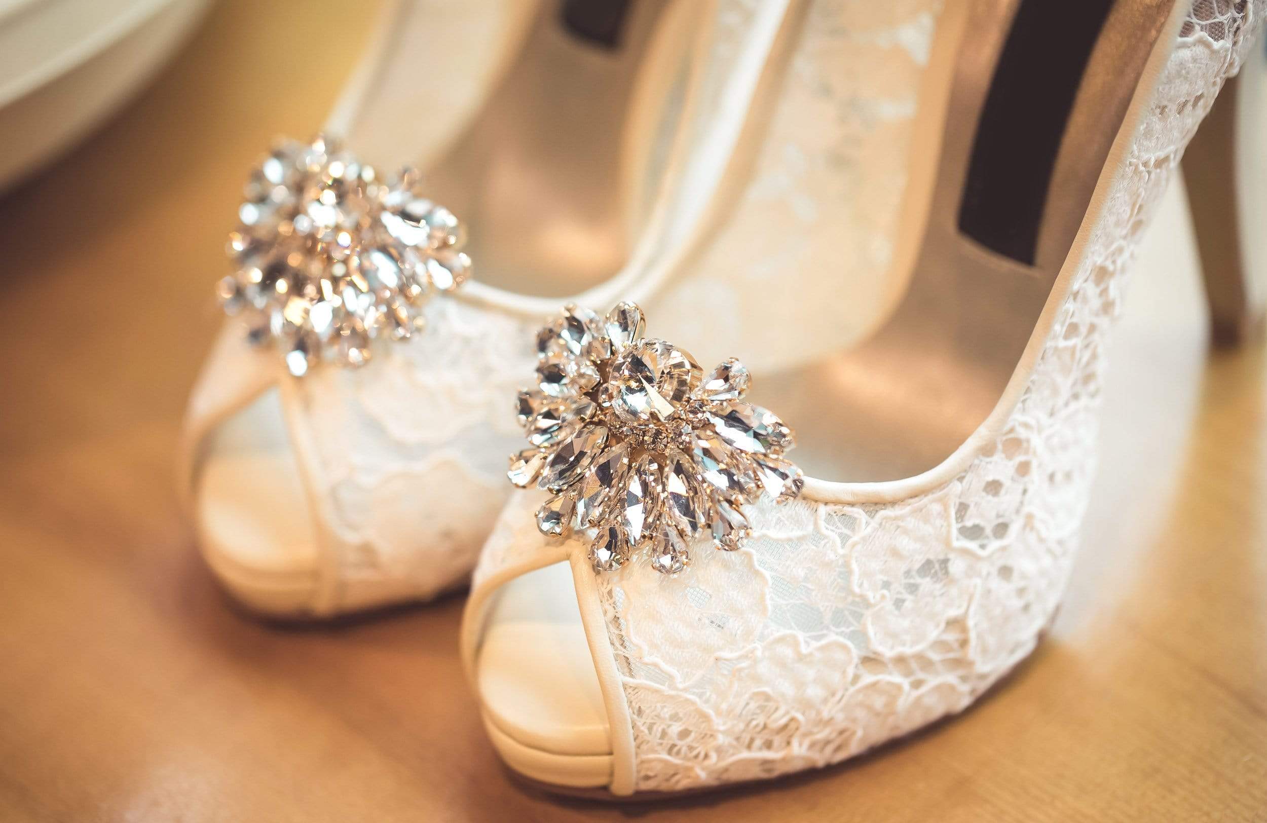 Types of shoe accessories, how to use them, and how to buy them: Column ...